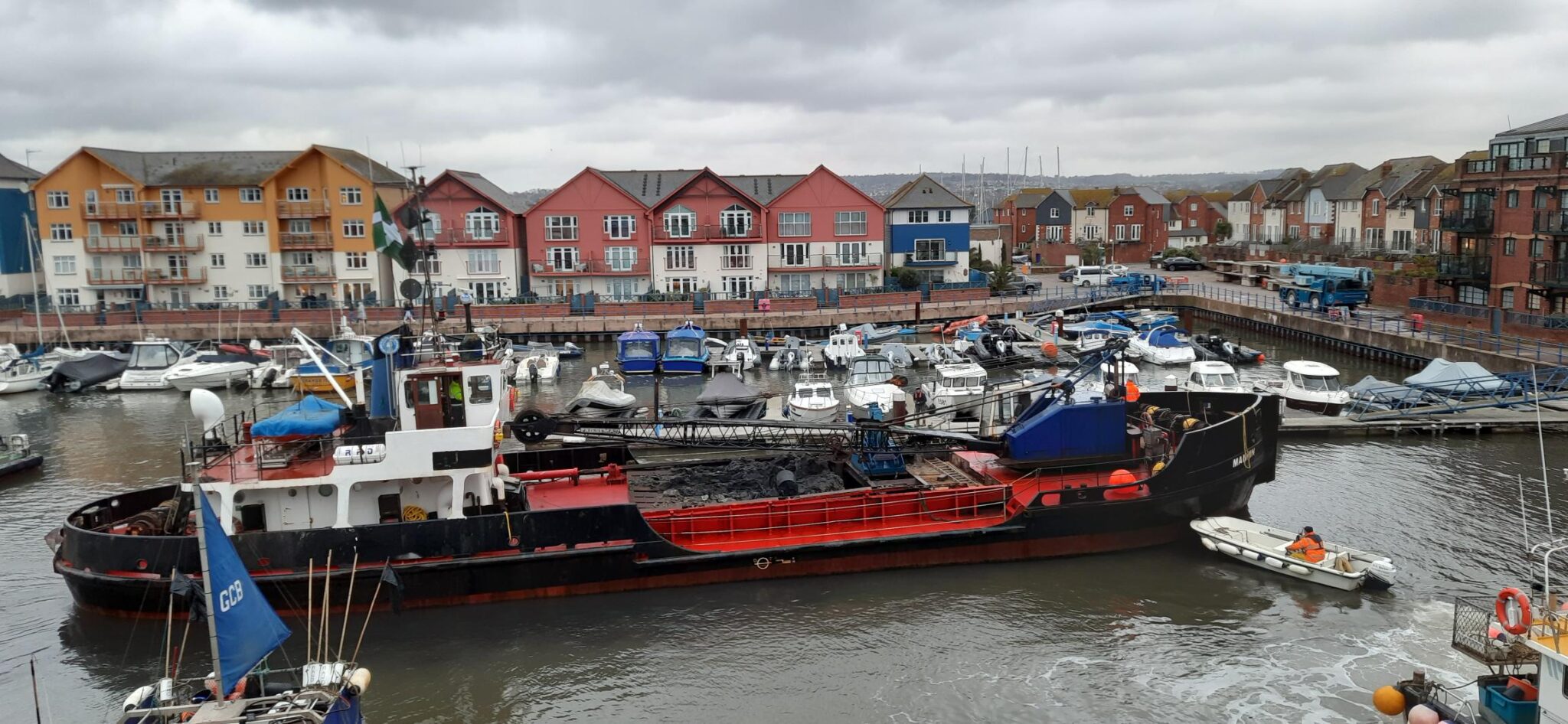 Dredger Mannin Arriving in The Exe – Exmouth Quay Residents Forum